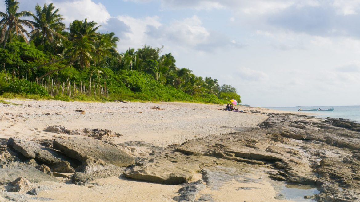 Hatafu Beach (Large)